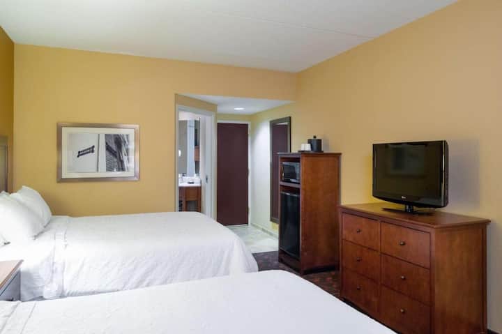 Ideal For Groups: 2 Rooms W/ Free Parking & Bkfst - Carlisle, PA