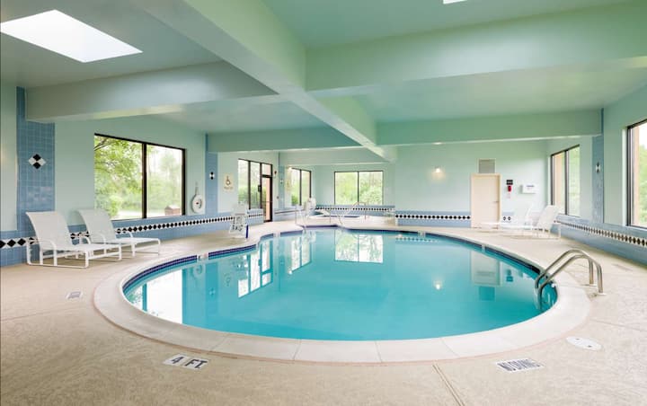 Ideal For Groups: 2 Rooms W/ Free Parking & Bkfst - Carlisle, PA
