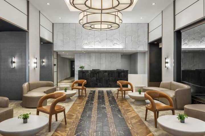 Near Rockefeller Center | Balcony + Pet Friendly - Manhattan, NY