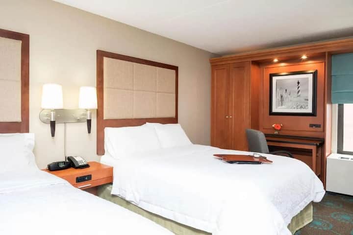 3 Affordable Suites Close To Um & Michigan Stadium - Ypsilanti, MI