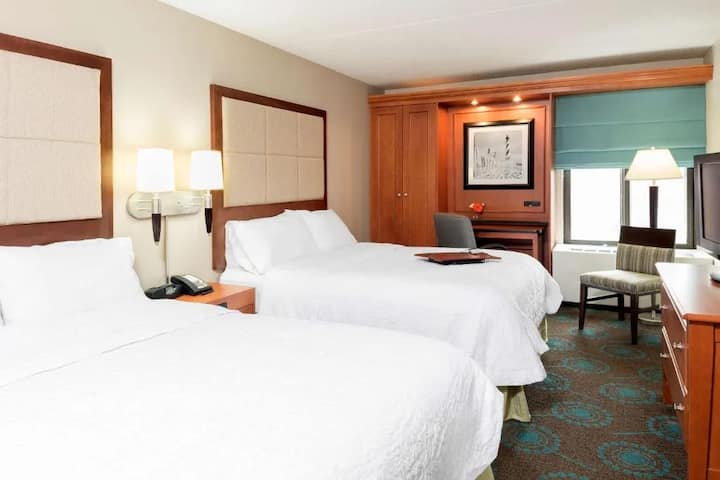 4 Affordable Suites For Um Trips + Hot Breakfast - Ann Arbor, MI