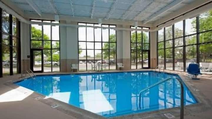 3 Budget Rooms With Heated Indoor Pool By Um - Ann Arbor