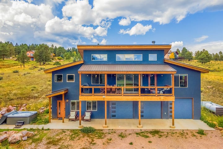 Modern Home, Hot Tub, All Bedrooms W/private Bath, - Angel Fire, NM
