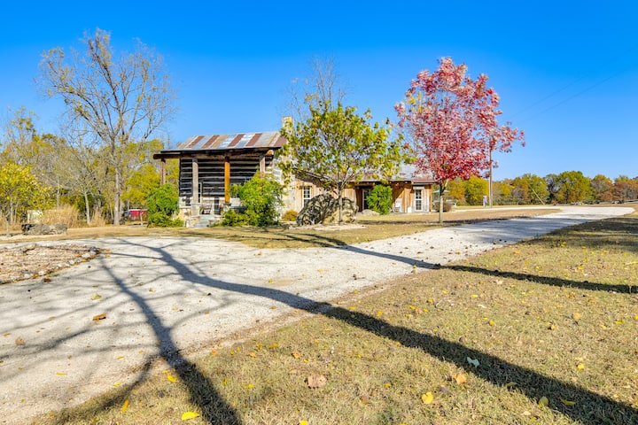 1/2-mi To Lake: Cabin On 43 Acres In Shell Knob! - Shell Knob, MO