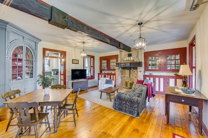 Walk To Creek: Mount Joy Home W/ Peacocks On-site! - Wrightsville, PA