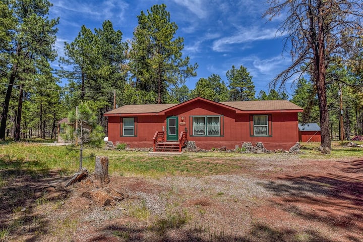 The Ponderosa | Forest Views | Fire Pit | Pets Ok! - Parks, AZ