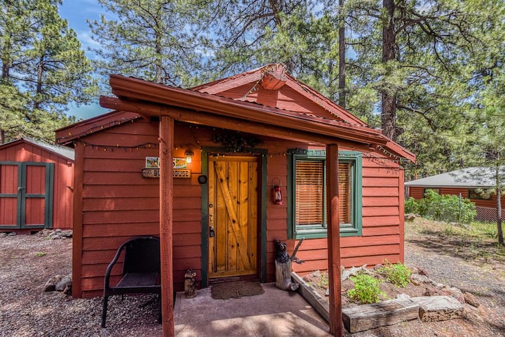 Rustic Adventure W/ Historic Log Cabin - Parks, AZ
