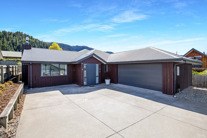 Happy Hanmer - Hanmer Springs Holiday Home - Hanmer Springs