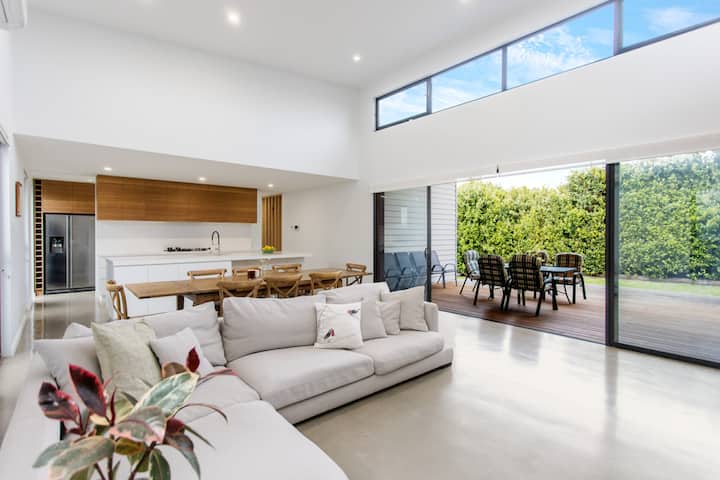 Greenview Luxe - Sleeps 7 - Deck & Firepit - Ocean Grove