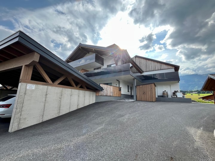 Penthouse Voll-bartl Avec De Superbes Vues - Saalfelden