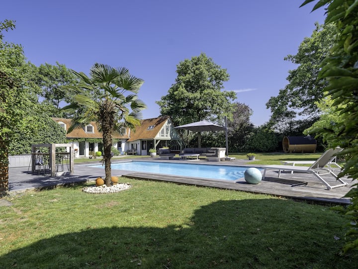 Une Charmante Maison De Vacances Avec Piscine. - Deerlijk