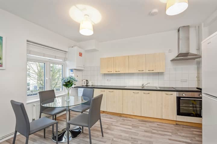 2 Bed Apartment- Finsbury Park Station (C) - Londra