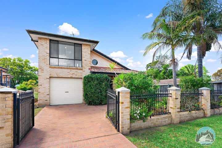 Comfort And Style 2-bed Townhouse In Ingleburn - Saint Andrews