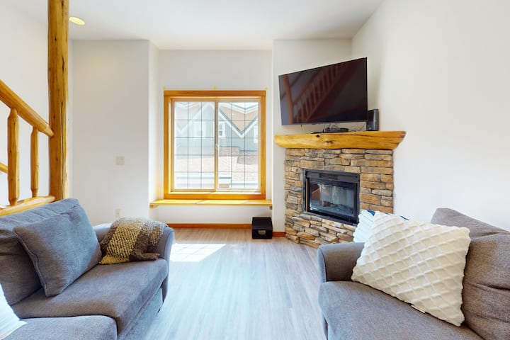 2 Br Townhome With Hot Tub & Fireplace -