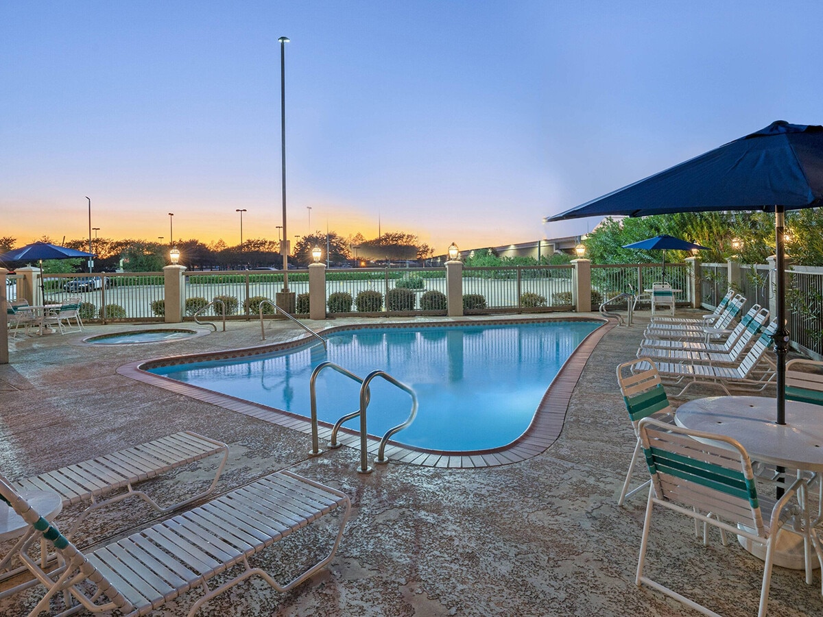 2 Family Ready Rooms Affordable w/ Free Parking - Hotels for Rent in ...