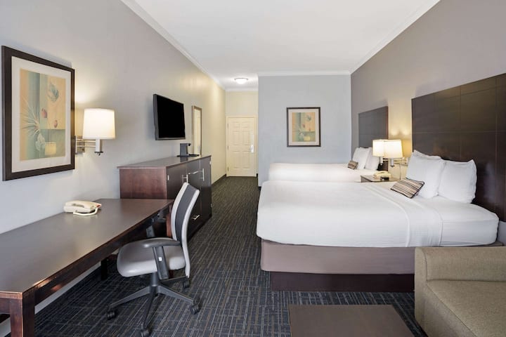 4 Affordable Rooms Perfect For Family Stay - Houston, TX