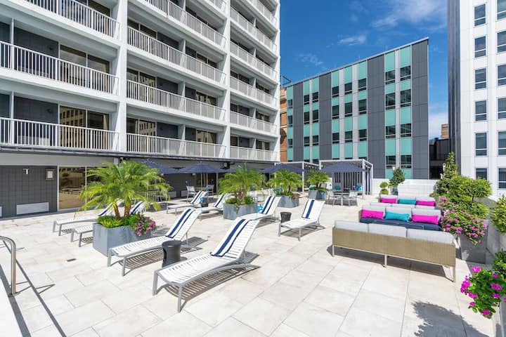 2 Queen Room - Holiday Inn Rooftop Pool, 2 Units - New Orleans, LA