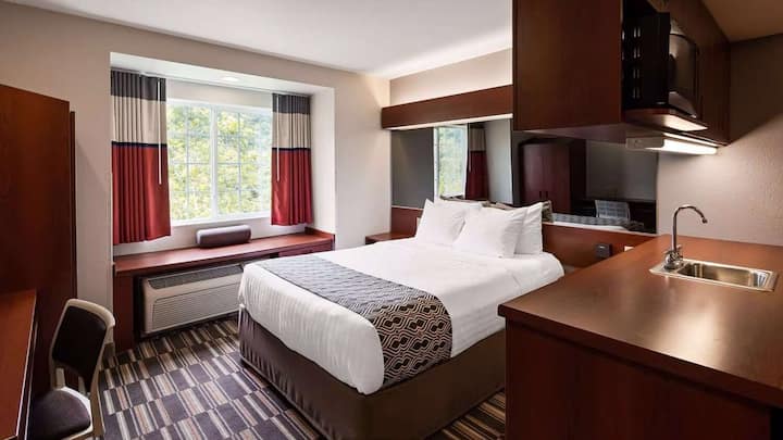 Relaxing Suite Right Off I-79 And Hwy 19 - Morgantown, WV