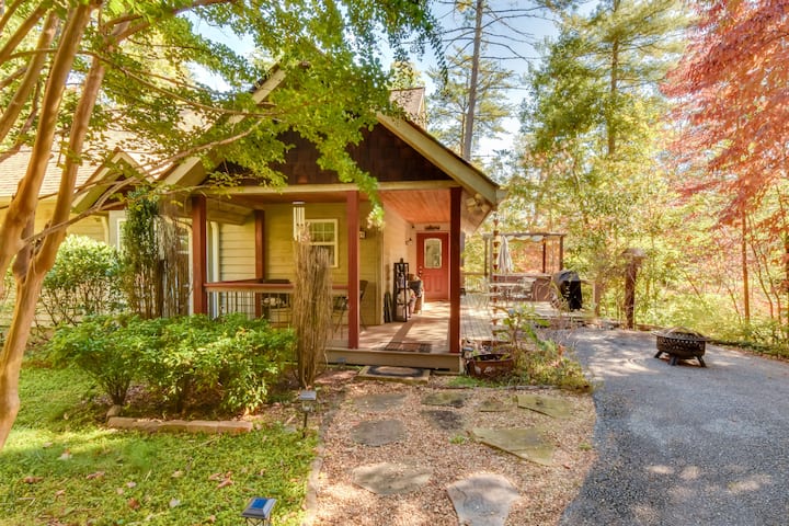 Hot Tub, Deck & Grill: Secluded Cabin In Clayton - Clayton, GA