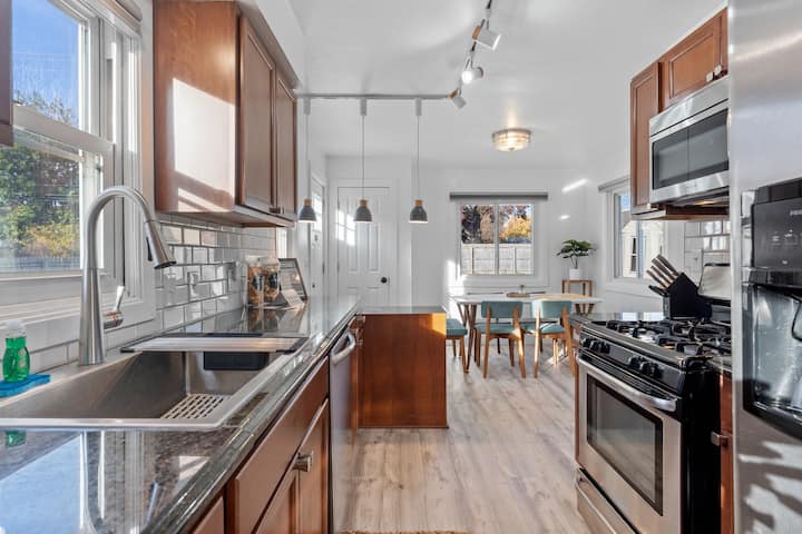 Minnestay* Richfield Gem | Valentine's Day - Bloomington, MN