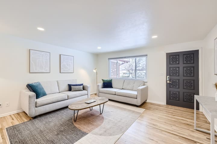 New! 1br By Trails & Nrel | Superhost | Monthly - Lakewood, CO