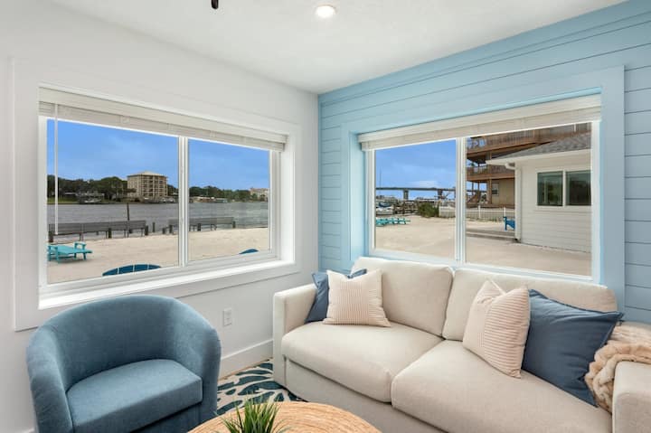 Beachfront Stay With Pool Access – Bluefish #4 - Florida