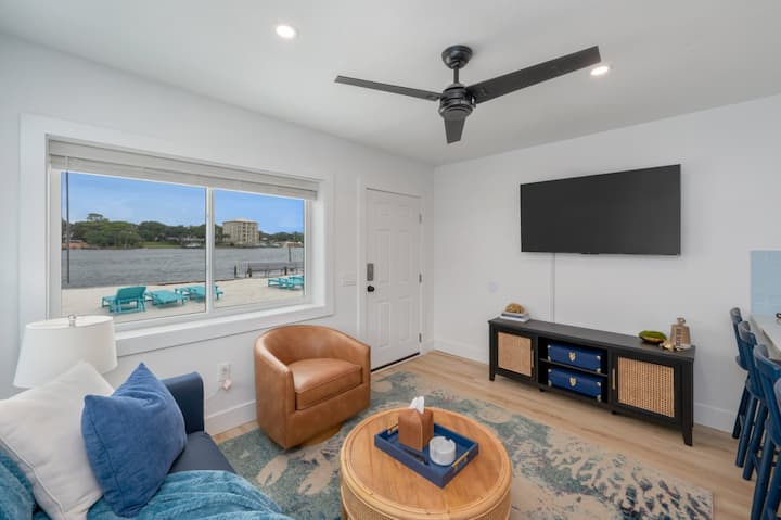 Beachfront Stay With Pool Access – Bluefish #5 - Okaloosa Island, FL