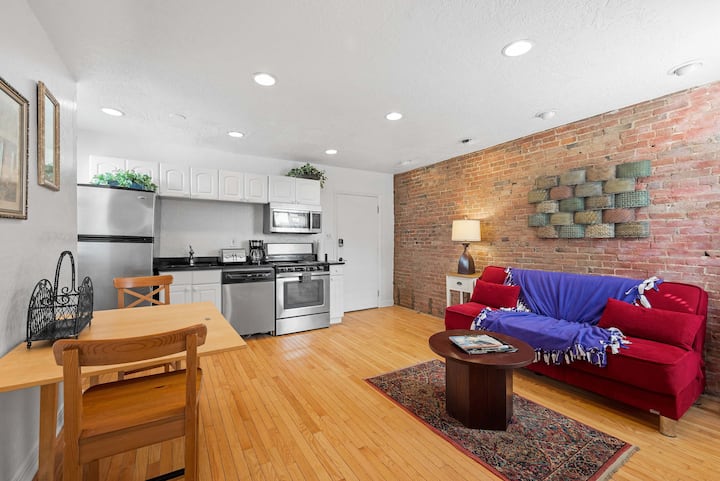 Charming 1-bedroom Apartment On Grandview Ave – In - Pittsburgh, PA