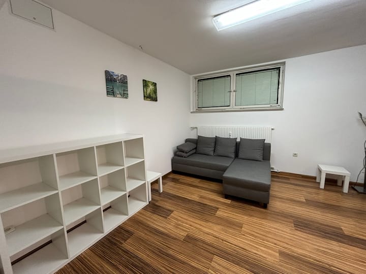 Spacious Basement Apartment With 3 Bedrooms - Gauting