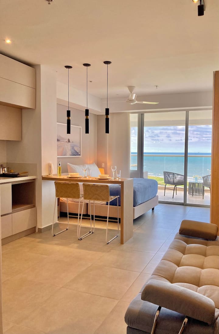 Cb814 Ocean Front Suite - Crespo Queen Size Bed - Cartagena