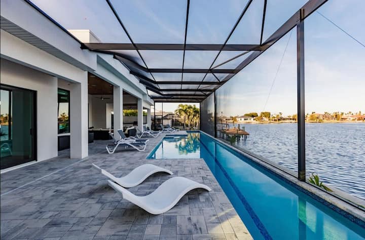 Skyline Paradise Retreat - Cape Coral, FL