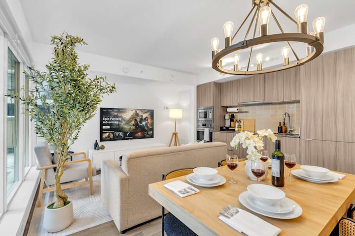 Bay St Stay For Fifa 2026 | Pool, Gym & Ttc Nearby - Toronto, ON