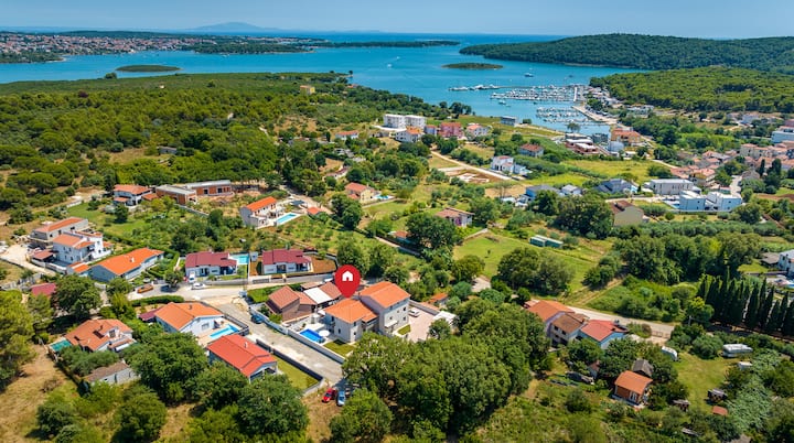 Villa Tena With Private Swimming Pool - Pula