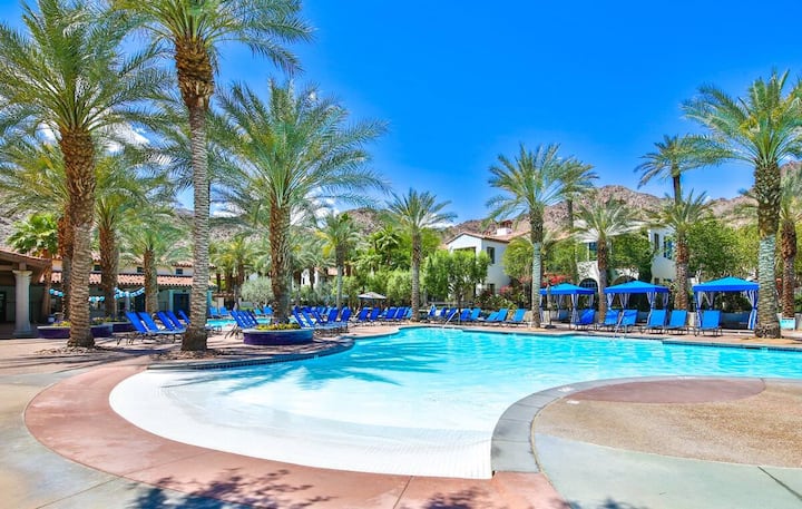 Resort Luxury Villa 12 Pools, 11 Hot Tubs, Balcony - La Quinta, CA