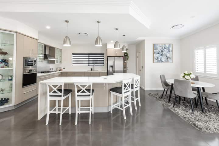 Magic On Macarthur - Townsville