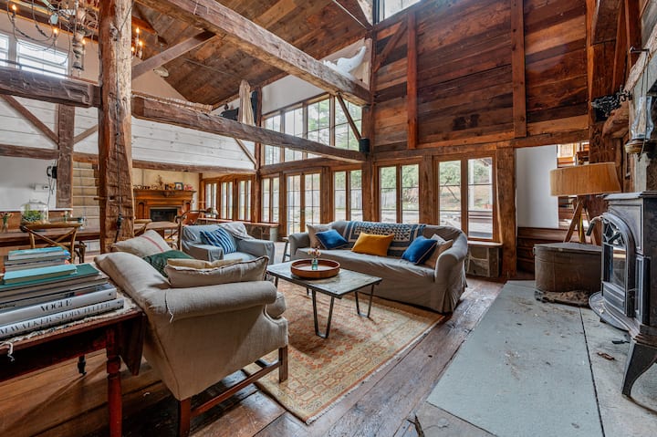 Vogue Ft Historic Woodstock Barn - Woodstock, NY