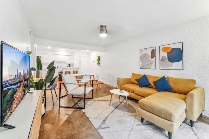 Prime Soco Comfy 2br King Suite W/ Pool, Parking - Dove Springs - Austin