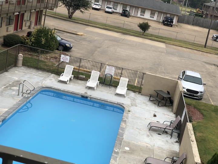 Budget-friendly Room By Memphis Pyramid – 8 Miles - Memphis, TN