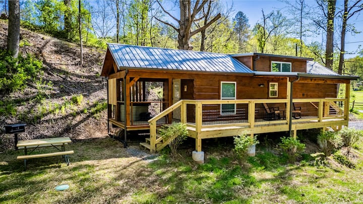 Grassy Cove | Hot Tub + Firepit - Gatlinburg, TN