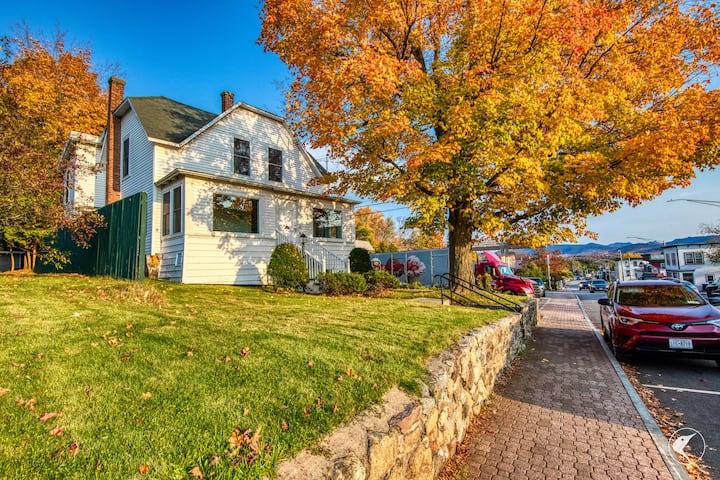 Main Street Retreat! New In Downtown Lake Placid! - Lake Placid, NY