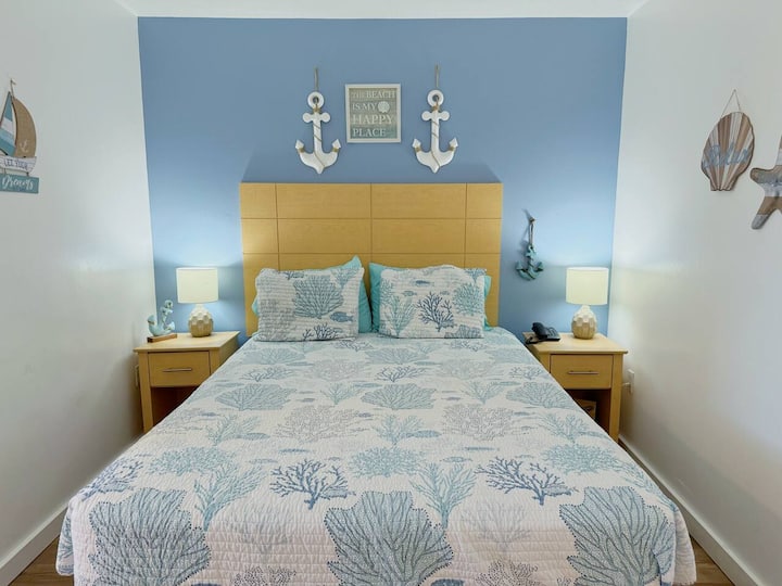 Treasure Island Studio | Pool | 3-min Beach Walk - St. Pete Beach, FL