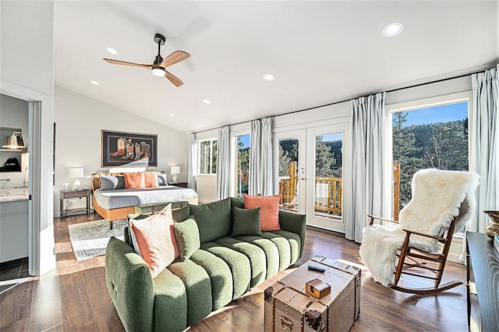 Mountain Cabin W/ Game Room & Hot Tub - Colorado