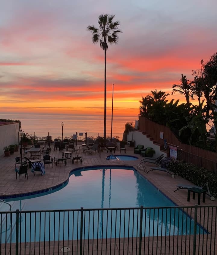 Ocean Views! Moonlight Beach! Ocean Pool/hot Tub! - Encinitas, CA