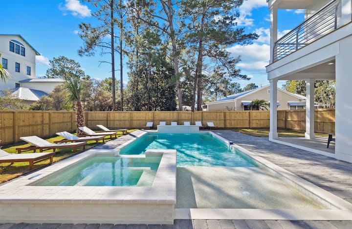 Santa Rosa Beach Home W/ Hot Tub & Pool - Seagrove Beach, FL