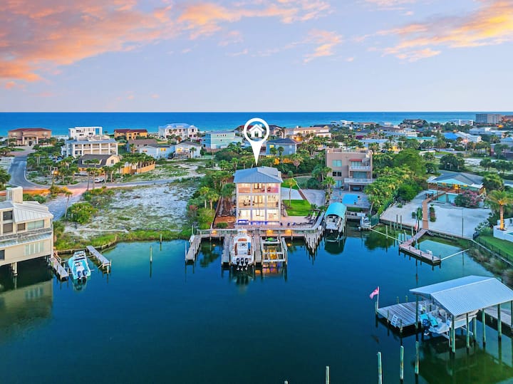 Waterfront Mansion, Boat Slips, Pool | Sun Kissed - Destin, FL