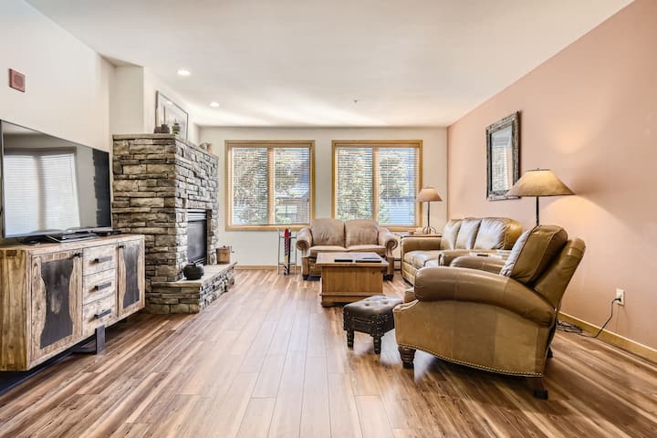 Lovely 2 Bedroom Condo/ Walk To Lifts! - Keystone, CO