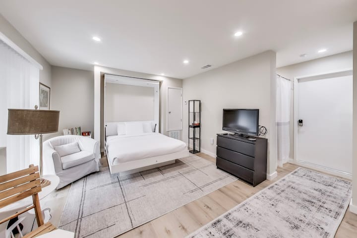 Cozy Marina Studio W/ Murphy Bed & Garden Oasis - San Francisco, CA