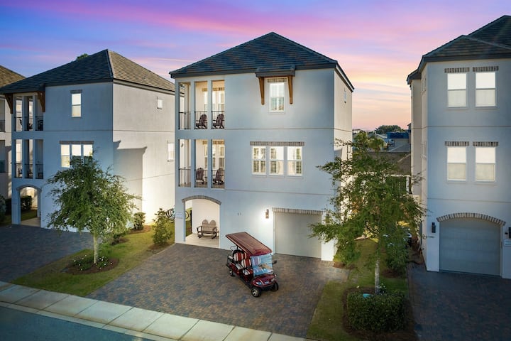 Sunshine Retreat: 2 Min To Beach, Golfcart, Pool - Destin, FL