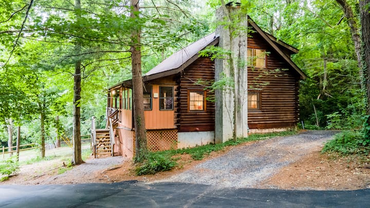 Log Cabin Motor Court - Cabin 21/black Bear Lodge - Weaverville, NC