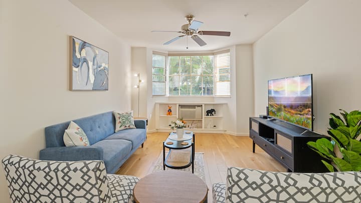 2 Bed 2 Bath 2 Parking In Waikiki - Honolulu, HI